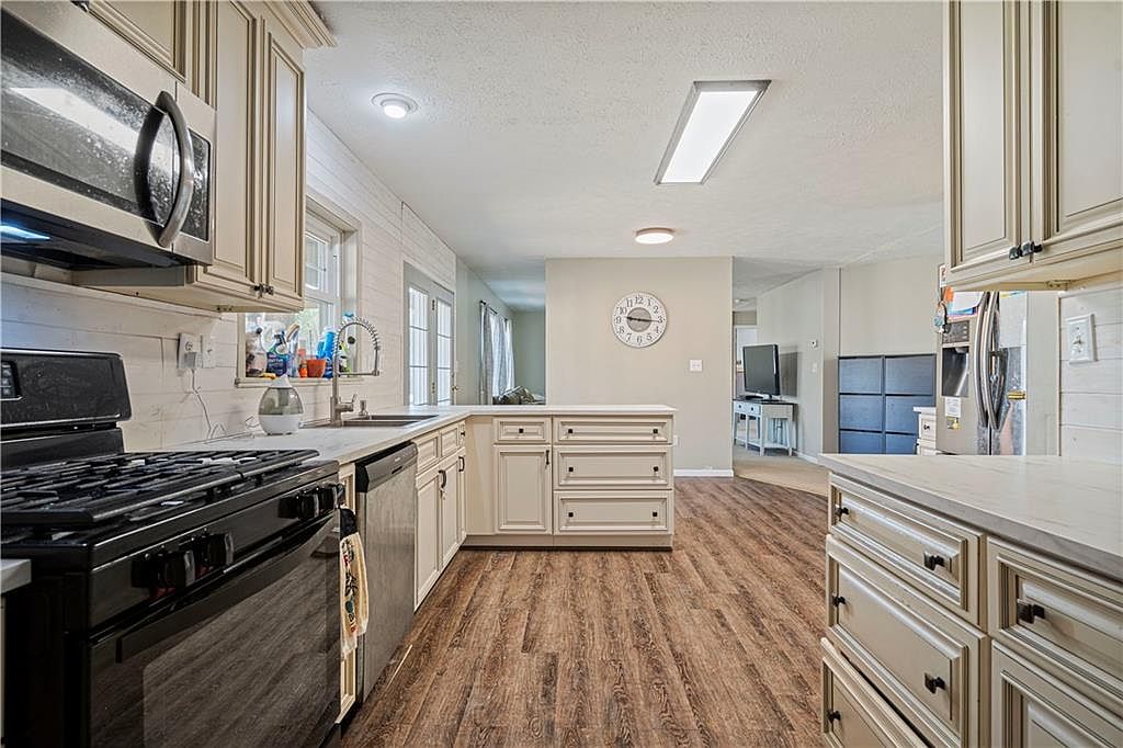 2219 Native Rd, Fort Scott, KS 66701 | MLS #2508519 | Zillow