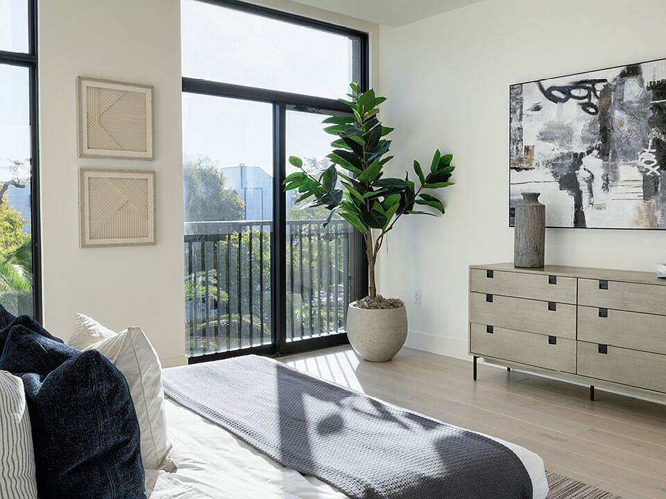 425 N Palm Dr Beverly Hills CA | Zillow