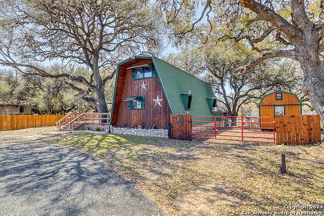 127 LAKE DR, Uvalde, TX 78833 | MLS #1757589 | Zillow
