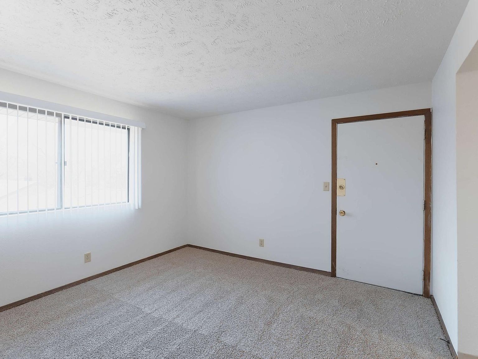 2433 E St #2X1, Lincoln, NE 68510 | Zillow