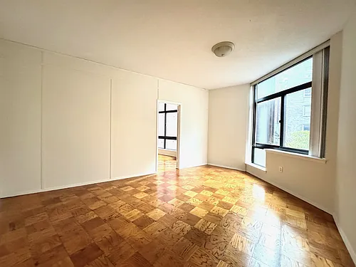 303 E 43rd St, Manhattan, NY 10017 | HotPads