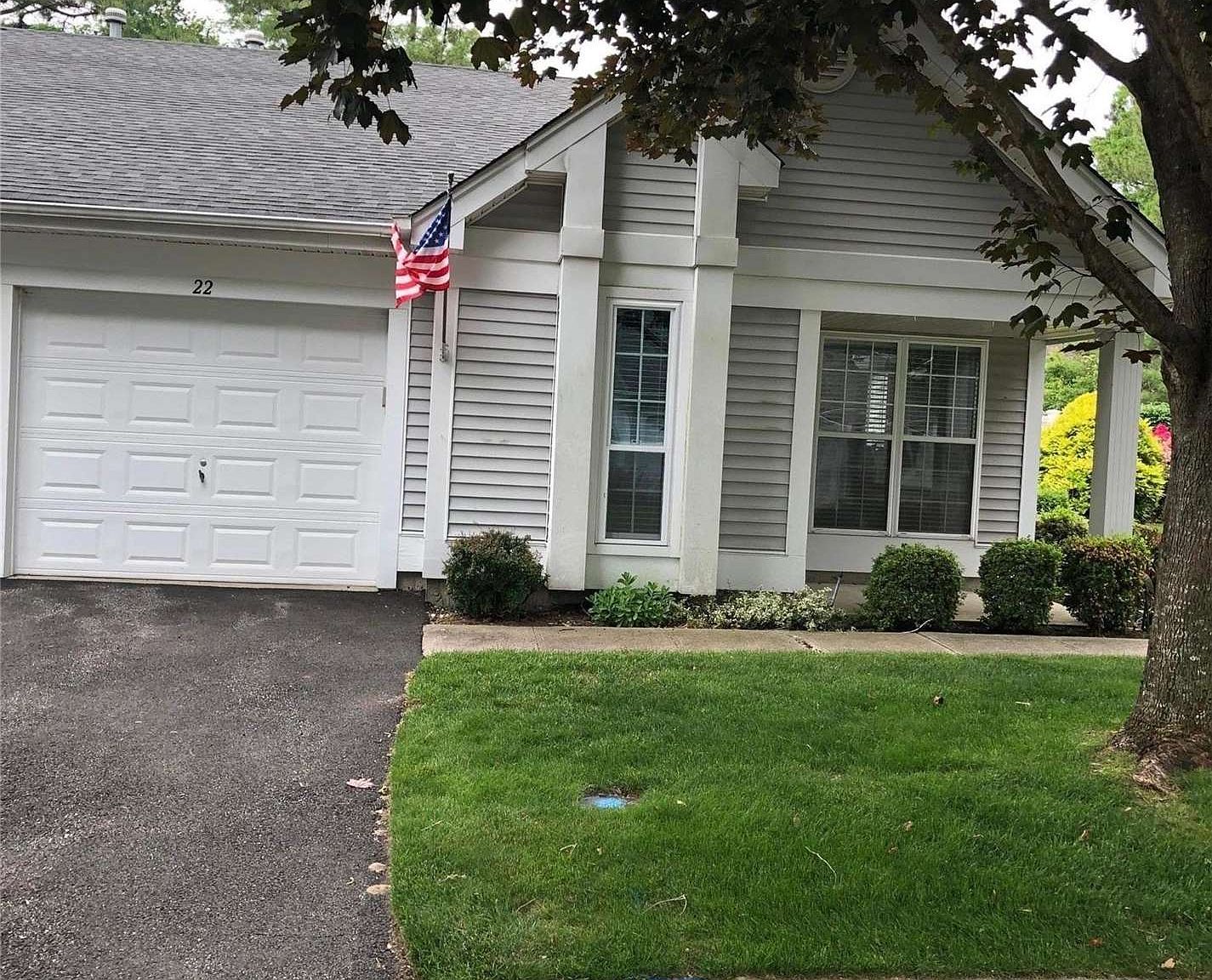 22 Villanova Court UNIT 361, Ridge, NY 11961 | Zillow