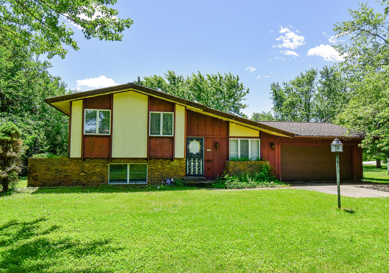 522 Kennedy Dr, Cullom, IL 60929 | Zillow