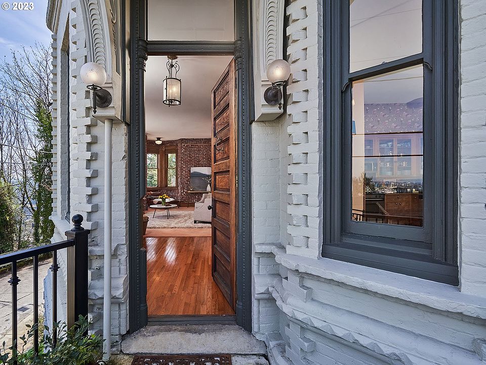 2591 SW Buckingham Ave, Portland, OR 97201 | MLS #23152689 | Zillow