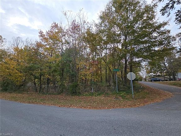 212 Oakview Rd #13, High Pt, NC 27265 | MLS #1161748 | Zillow