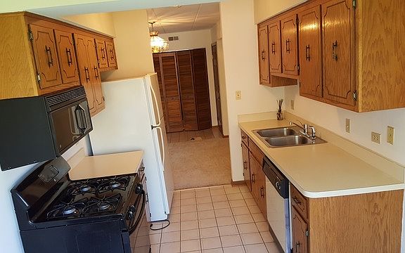 5000 Circle Ct #806, Midlothian, IL 60418 | Zillow