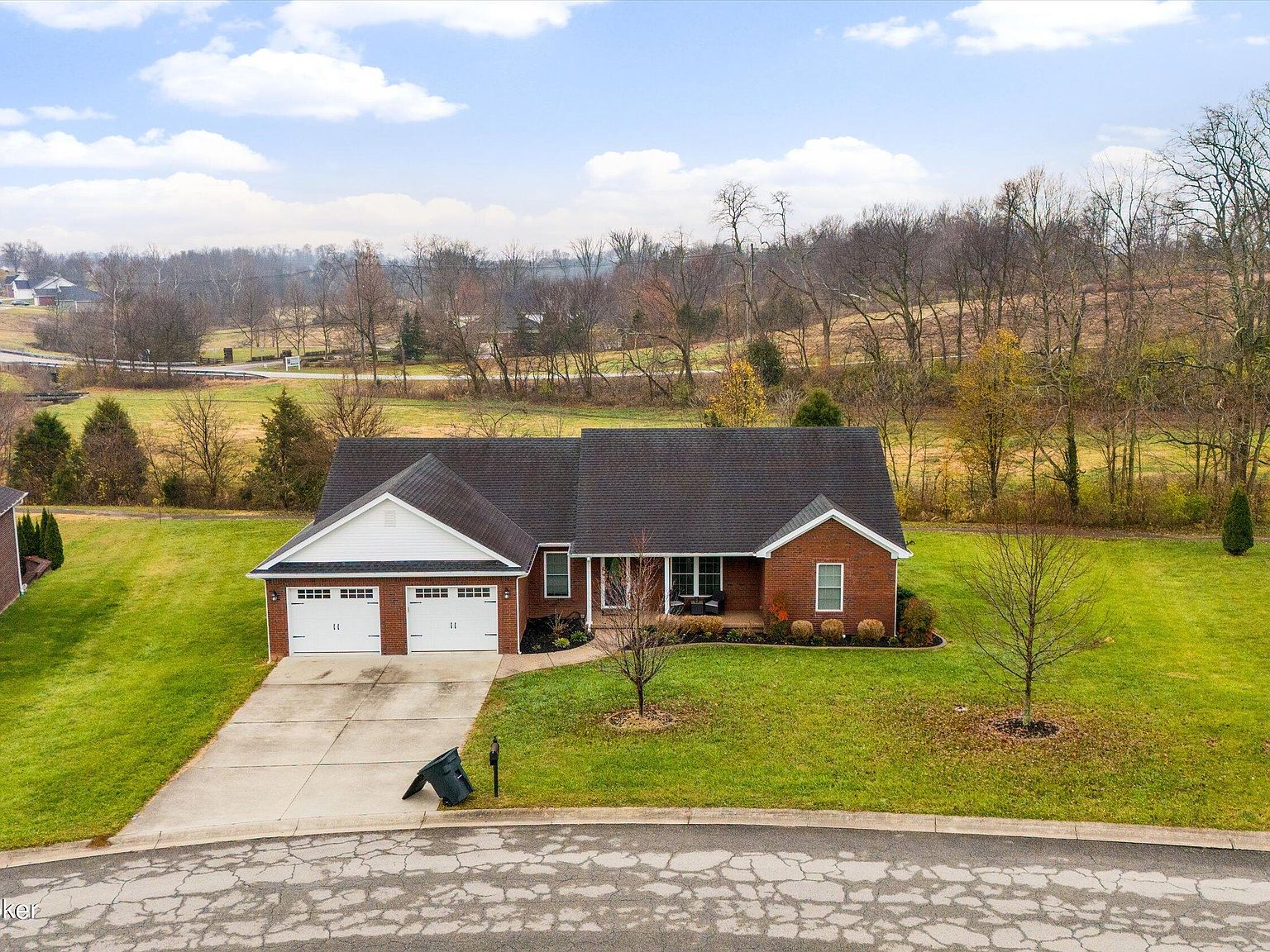202 S Howard St, Bardstown, KY 40004 | Zillow