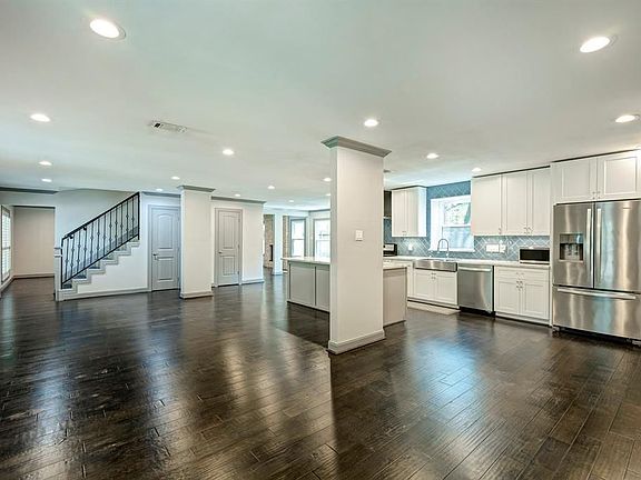 702 Bison Dr, Houston, TX 77079 | Zillow