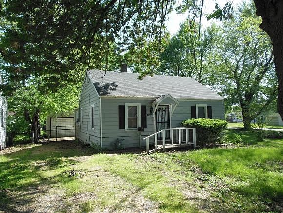 1585 W Waggoner St, Decatur, IL 62526 | Zillow