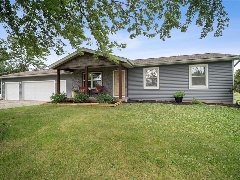 15652 E 2550 North Rd, Hudson, IL 61748 | Zillow