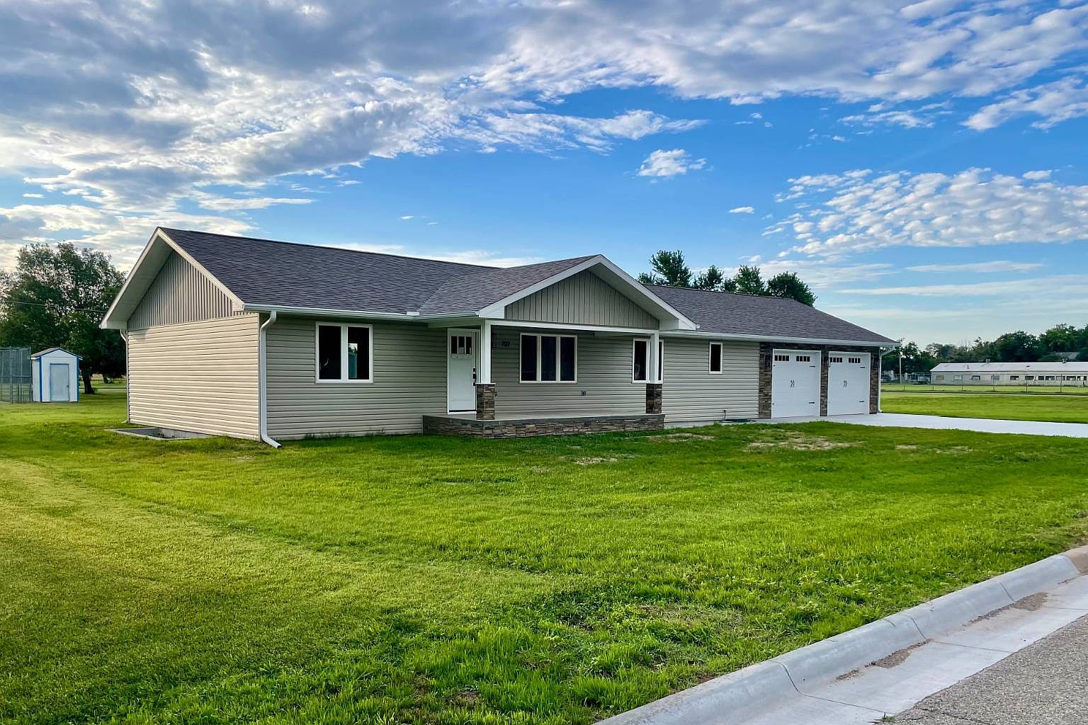 707 N Monroe St, Saint John, KS 67576 | MLS #11268627 | Zillow