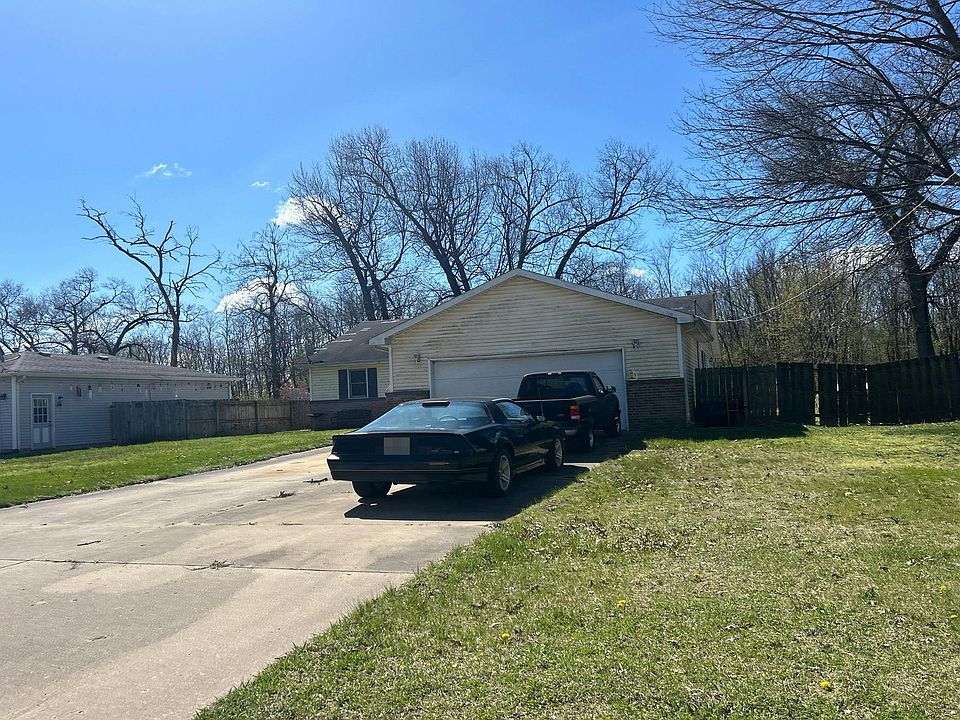 725 E Rose Ln, Godley, IL 60407 | Zillow