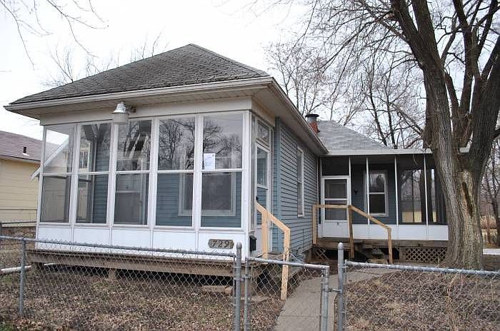 729 Kickapoo St, Leavenworth, KS 66048 | Zillow