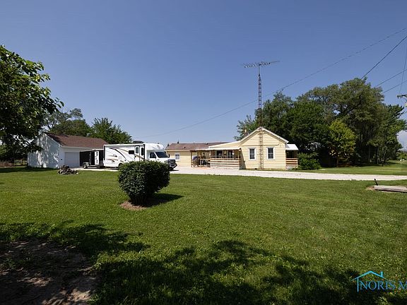 5735 Oak St, Stony Ridge, OH 43463 | Zillow