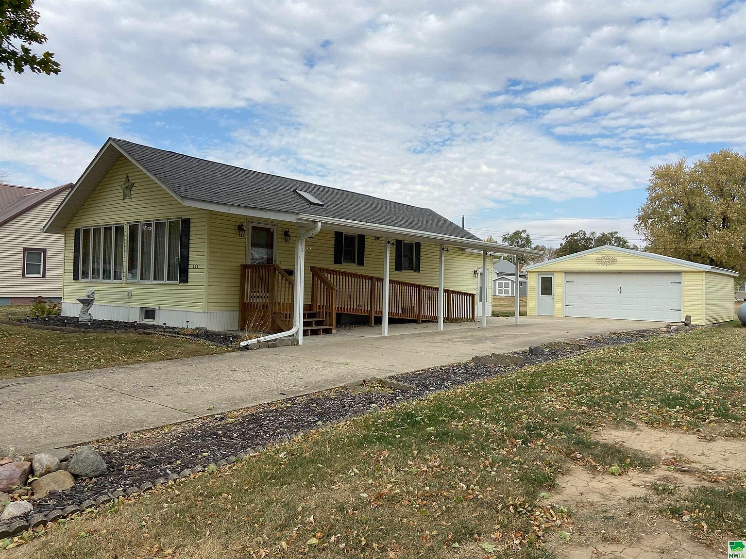 703 7th St, Correctionville, IA 51016 | Zillow