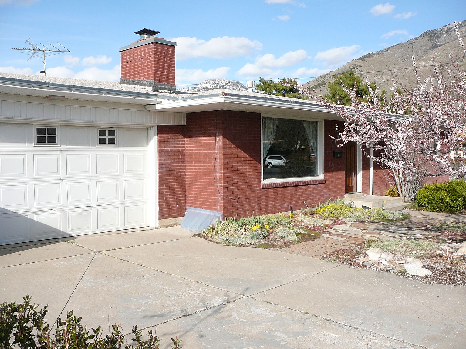 1393 Davis Ave, Logan, UT 84321 | Zillow