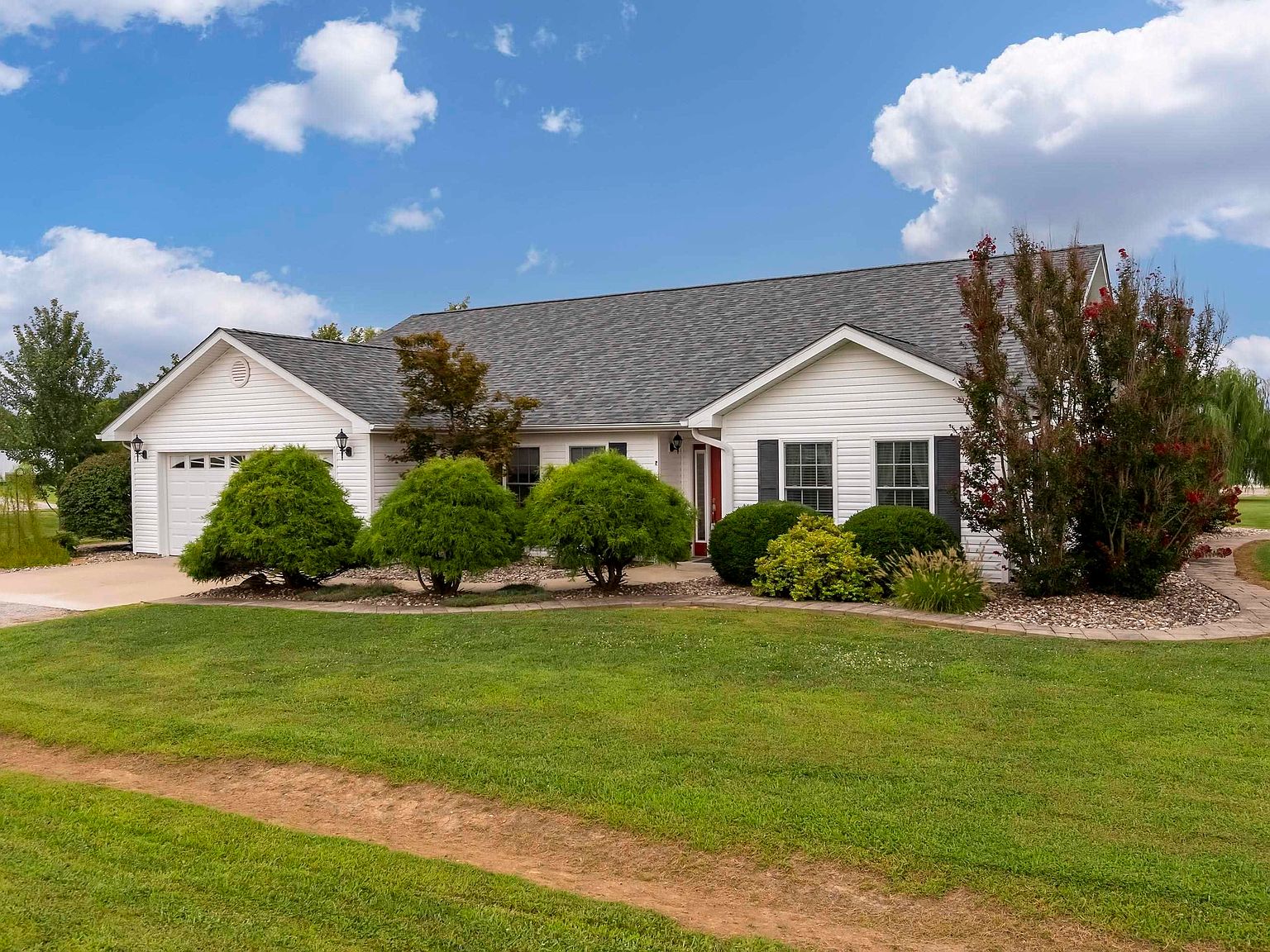 5 Holly St, Dahlgren, IL 62828 | Zillow