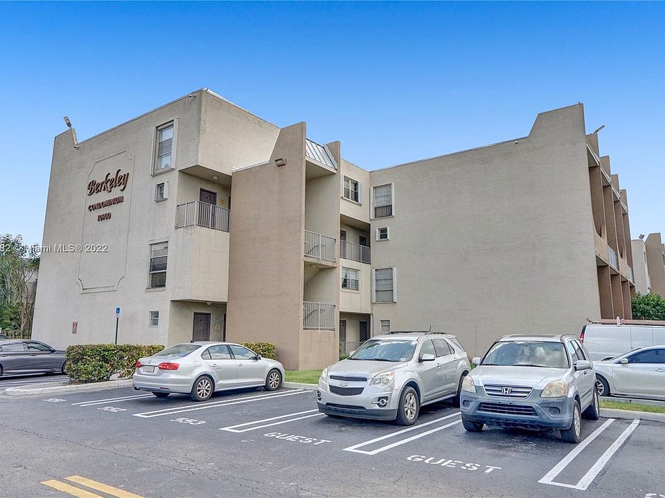 10900 SW 104th St APT 105, Miami, FL 33176 | Zillow