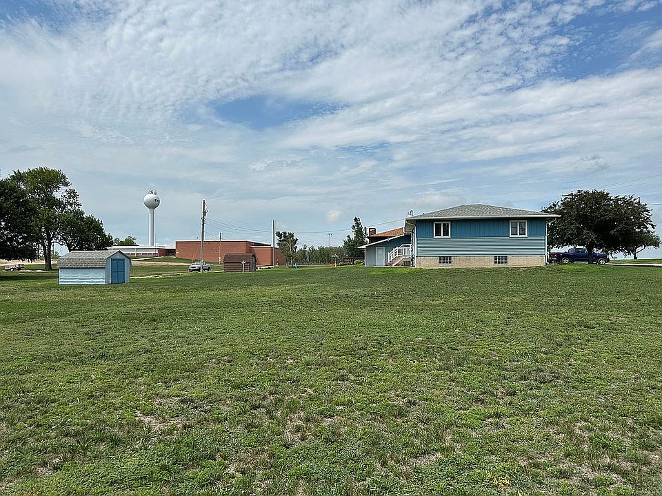 805 N A St, Fairfield, NE 68938 | Zillow