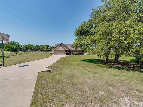 212 Star Ranch Dr, Whitney, TX 76692 | MLS #20718706 | Zillow
