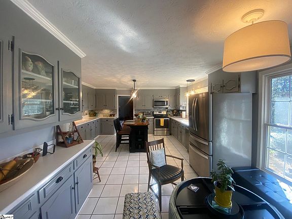 2 Page Ln, Greenville, SC 29607 | MLS #1462802 | Zillow