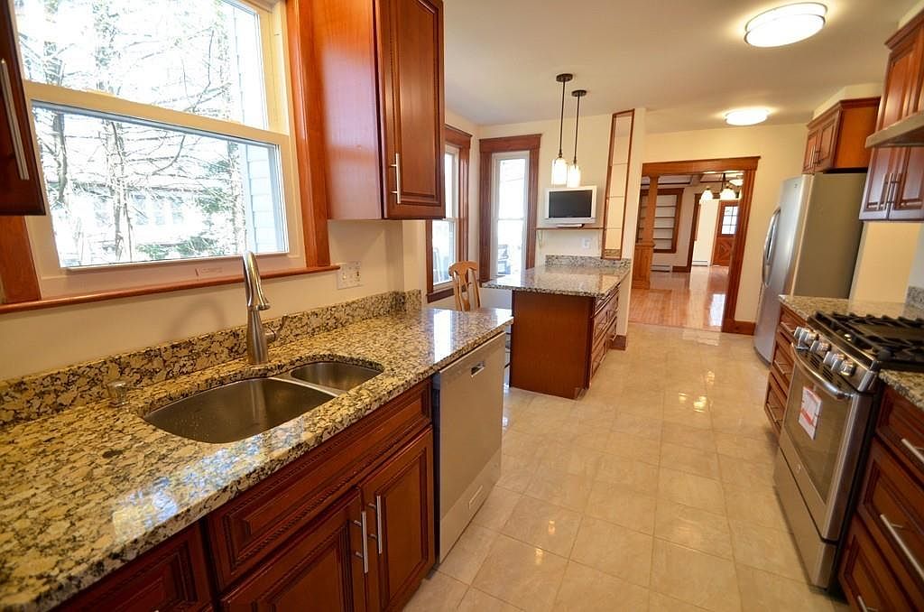 37 Spring St #1, Lexington, MA 02421 | Zillow