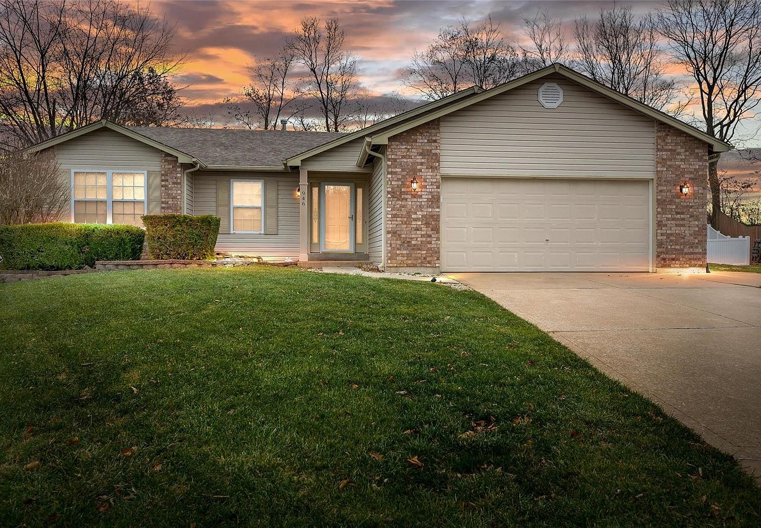 946 S Brampton Dr, Saint Charles, MO 63304 | Zillow
