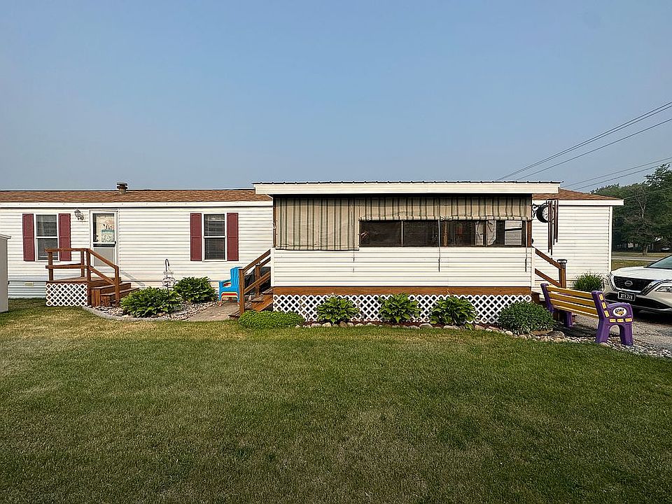 5851 S Shore Dr Clear Lake IA | Zillow
