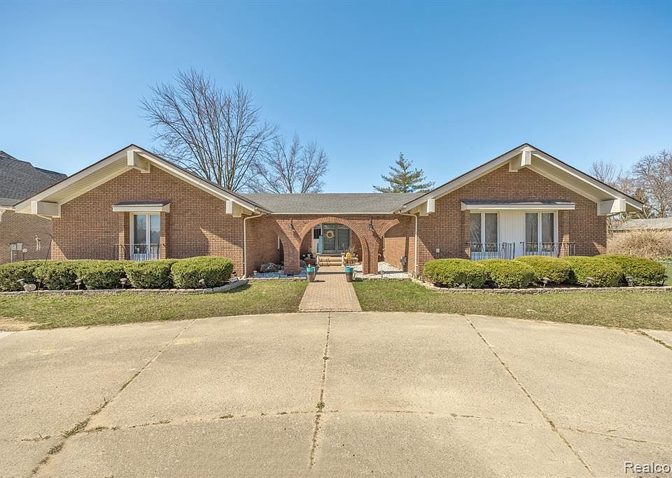 41861 Dequindre Rd, Troy, MI 48085 | Zillow