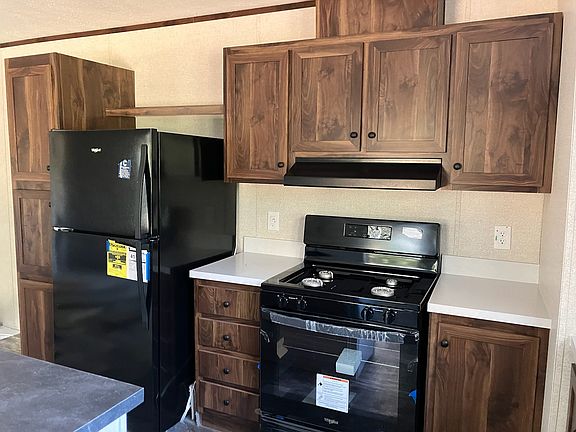 31 Shamrock Park Site #31, Albany, MN 56307 | Zillow