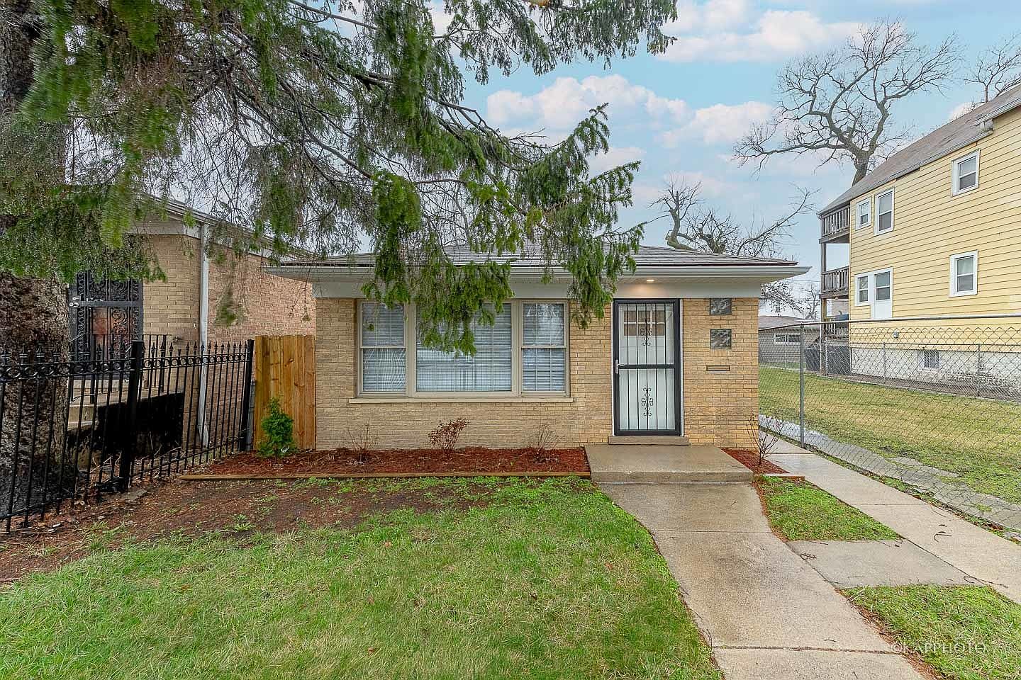 5654 S Princeton Ave, Chicago, IL 60621 | Zillow
