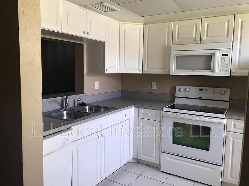 7551-7555 Carrier Rd #1, Fort Myers, FL 33967 | Zillow