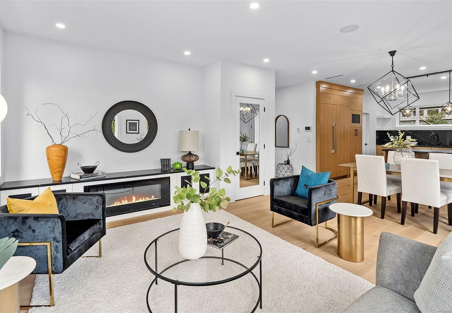 931 Redfern St, Victoria, BC V8S 4E7 | Zillow