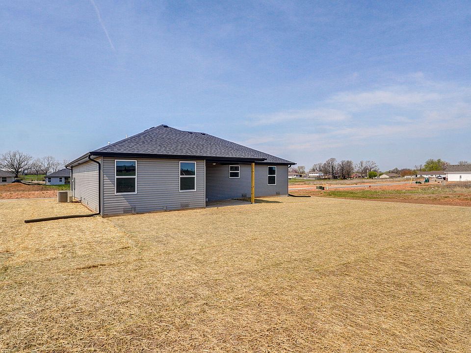 1741 Cash Drive, Mount Vernon, MO 65712 | Zillow