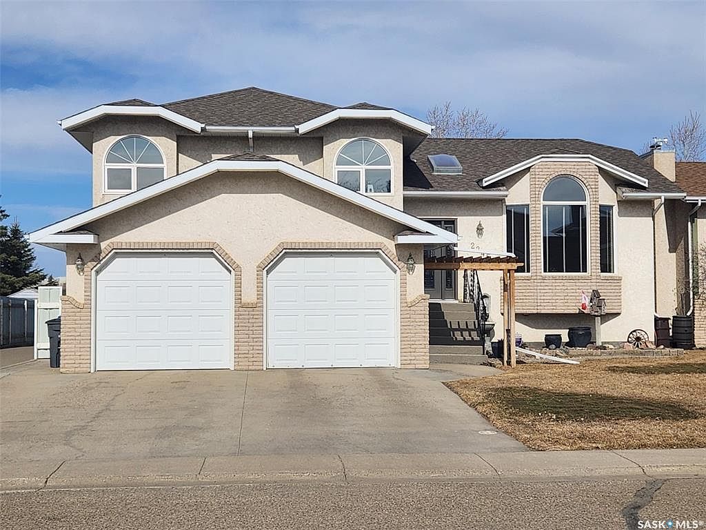 2246 Newcombe DRIVE, Estevan, SK S4A 2S5 | MLS #SK002128 | Zillow
