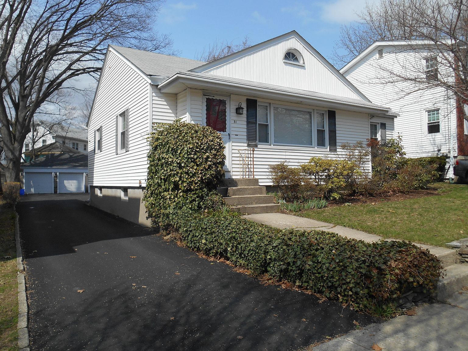 31 Whitford Ave, Providence, RI 02908 | Zillow
