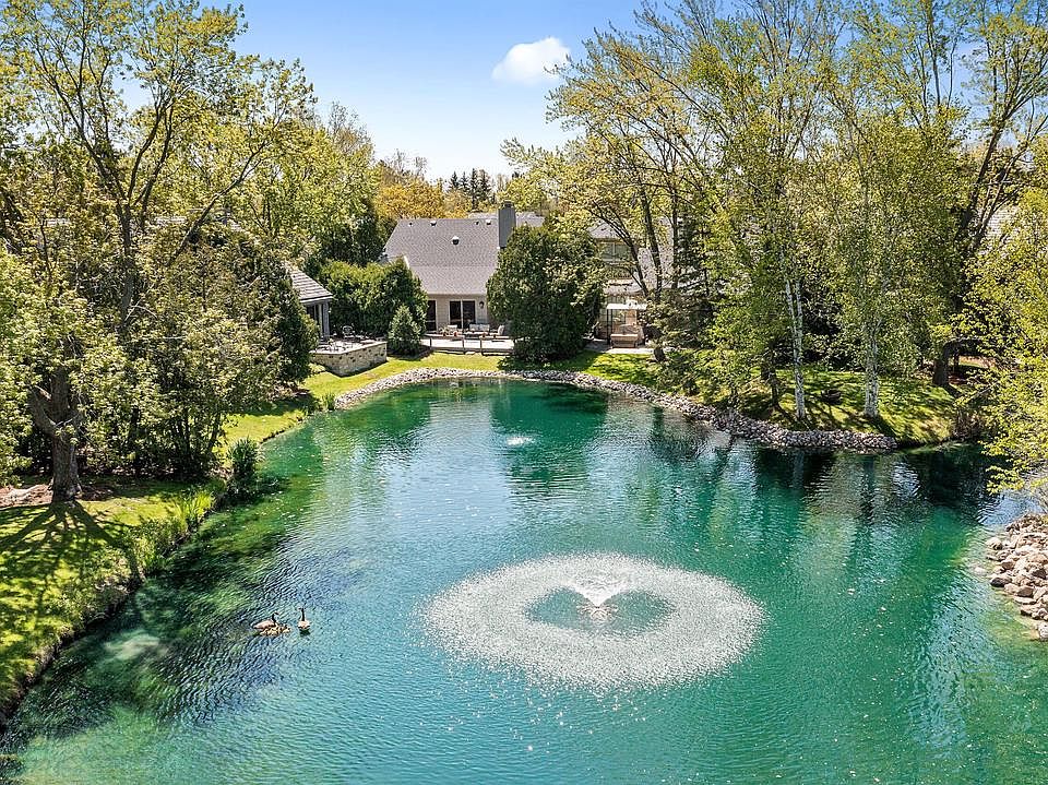 1426 West Westport CIRCLE UNIT 19B, Mequon, WI 53092 | Zillow