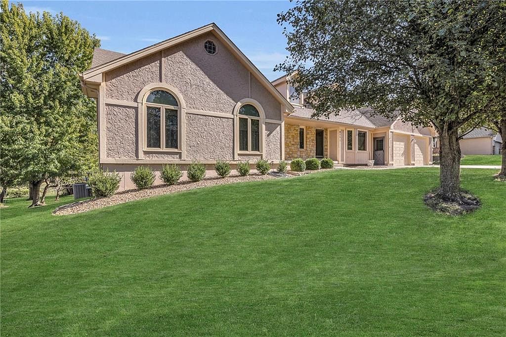 411 N Park Dr, Raymore, MO 64083 | Zillow