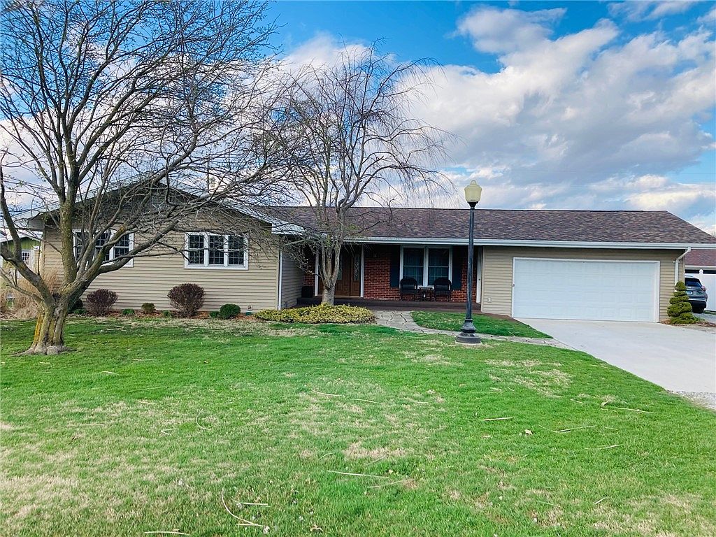1513 State Route 121, Greenup, IL 62428 | Zillow