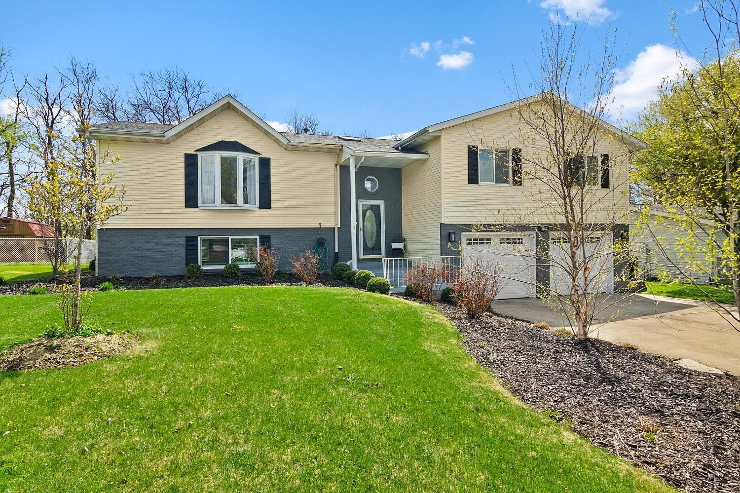 3865 Kingsway Dr, Crown Point, IN 46307 | Zillow