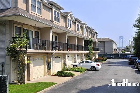 29 Crestwater Ct, Staten Island, NY 10305 | Zillow