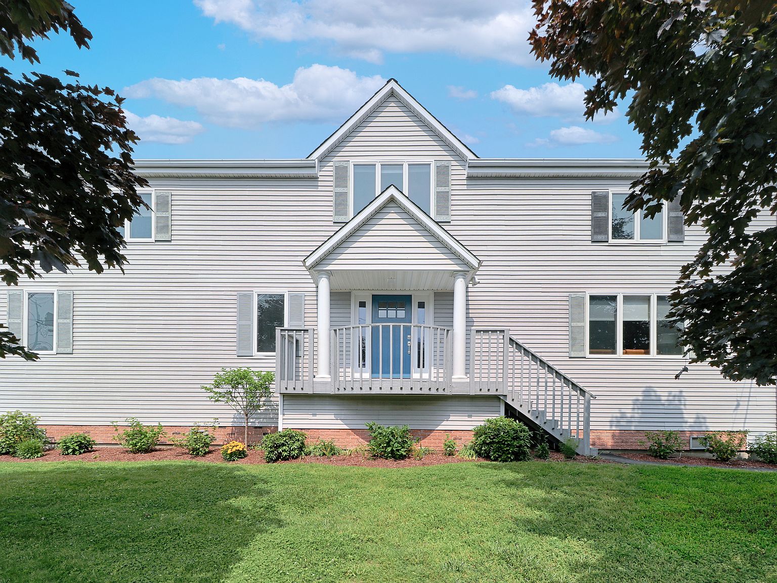 560 Fairfield Beach Rd, Fairfield, CT 06824 | Zillow