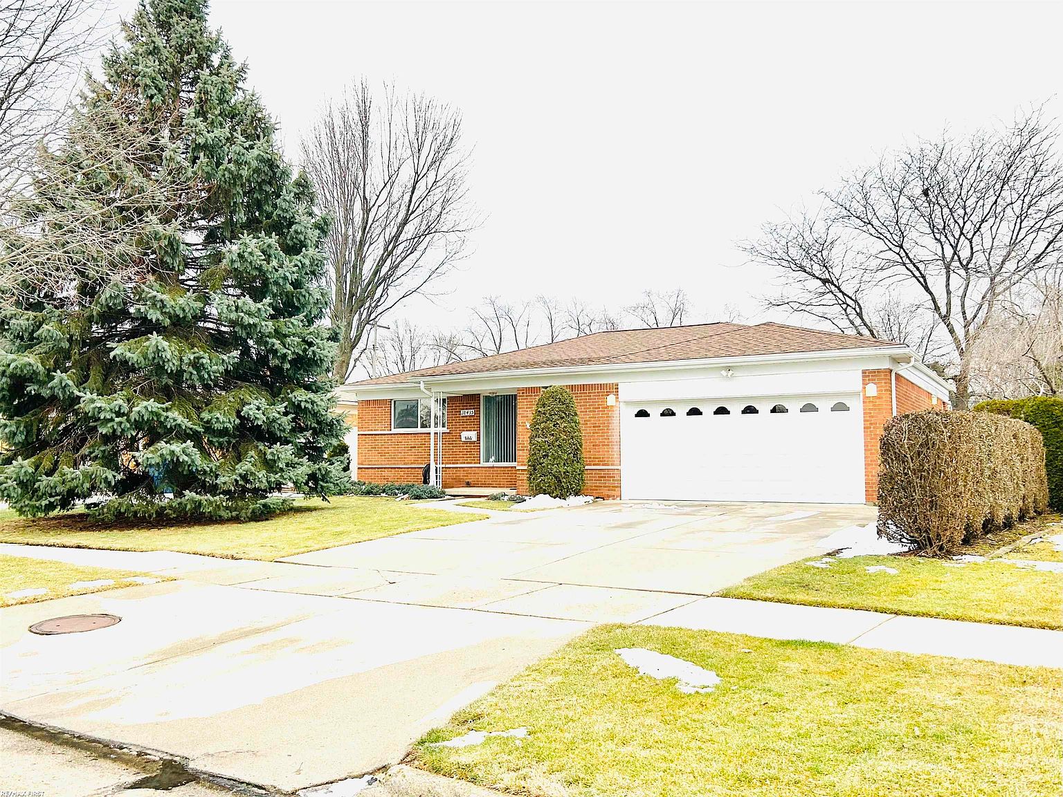 28435 Gilbert Dr, Warren, MI 48093 | Zillow