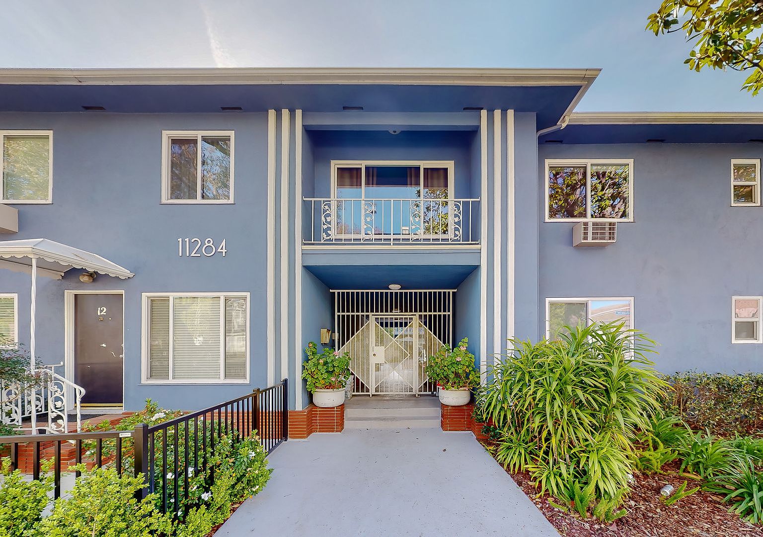 11284 Montana Ave APT 11, Los Angeles, CA 90049 | Zillow