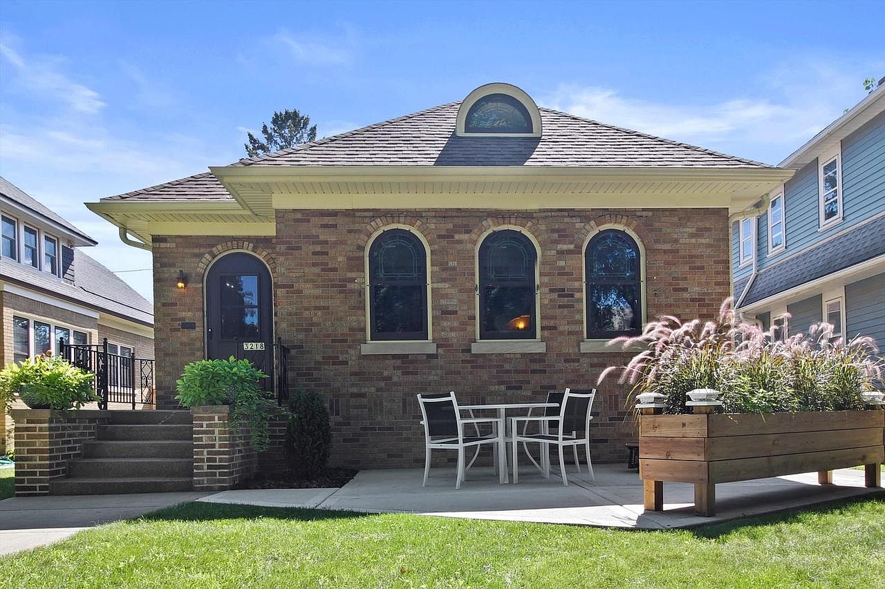 3218 South Lenox St, Milwaukee, WI 53207 | Zillow