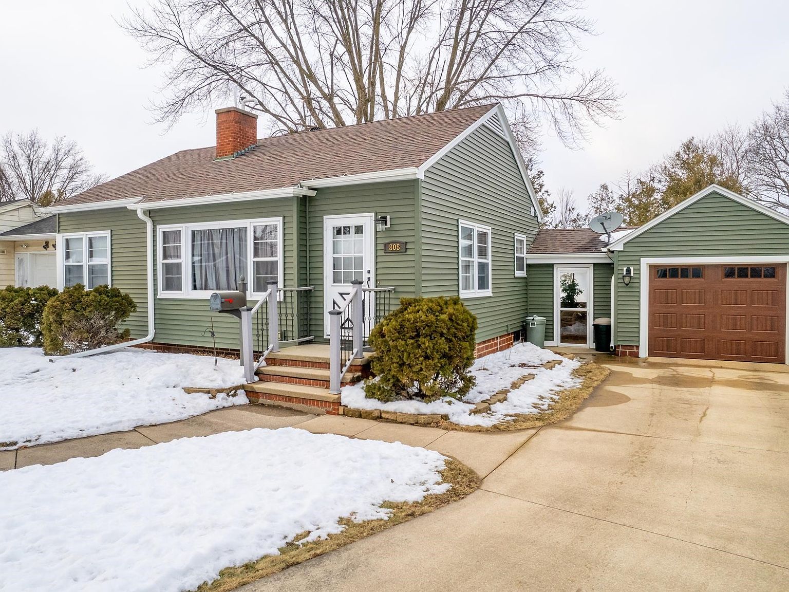 808 W 3rd St, Sumner, IA 50674 | Zillow