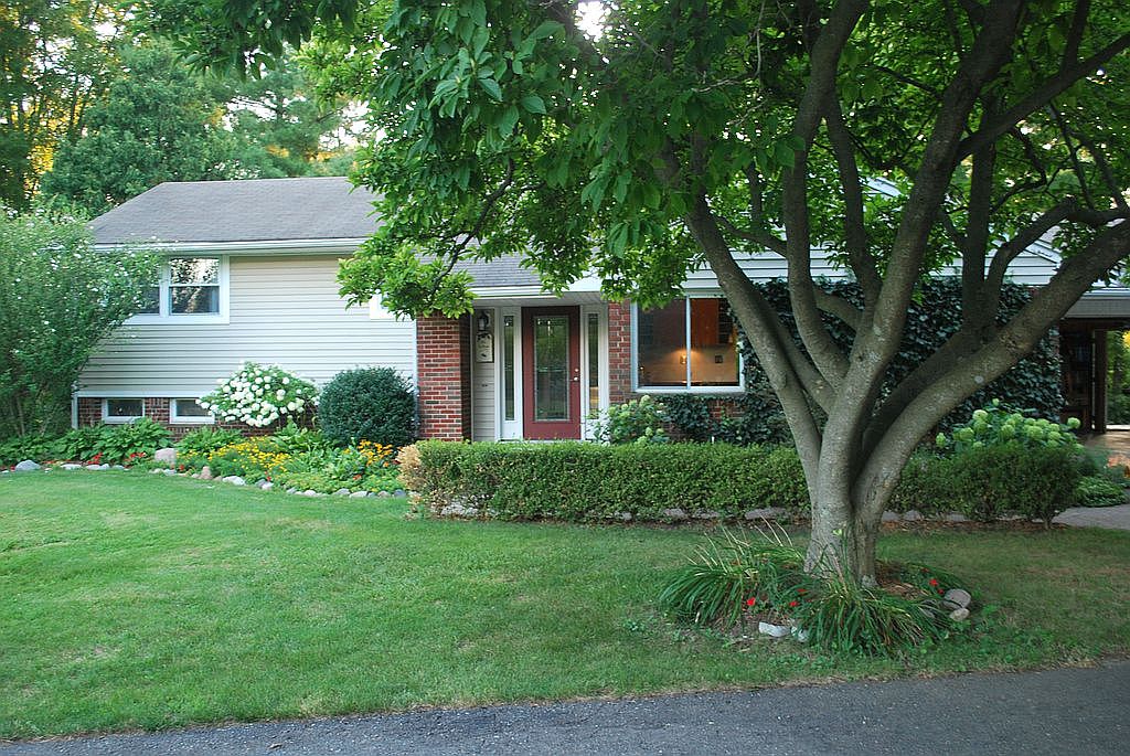 23841 Longacre St, Farmington, MI 48335 | Zillow