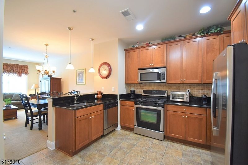6320 Brookhaven Ct UNIT 6320, Riverdale, NJ 07457 | Zillow
