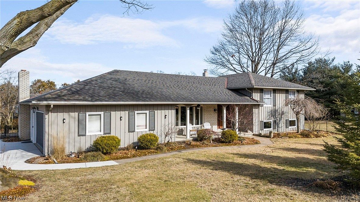 5519 Riveredge Dr, Elyria, OH 44035 | Zillow