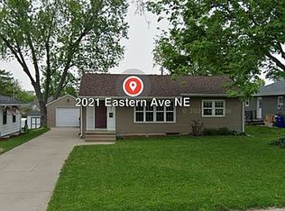 1016 32nd St NE, Cedar Rapids, IA 52402 | Zillow